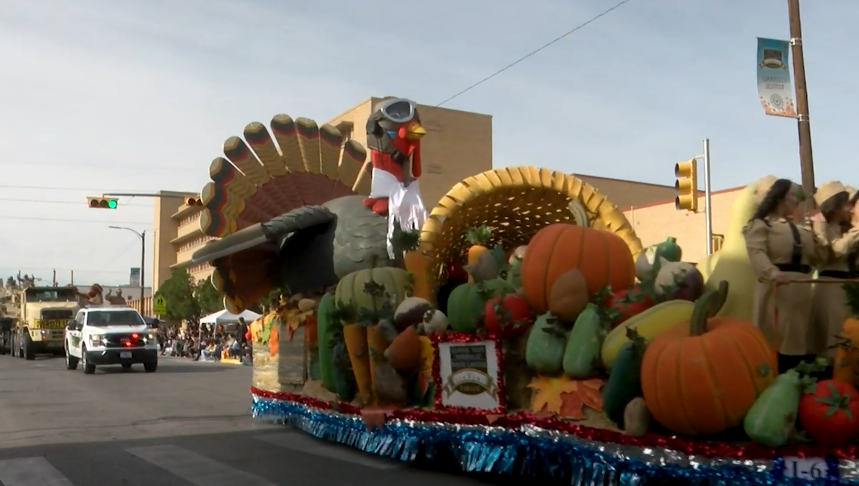 Hundreds of El Pasoans enjoy the 88th Annual Sun Bowl Parade - KVIA