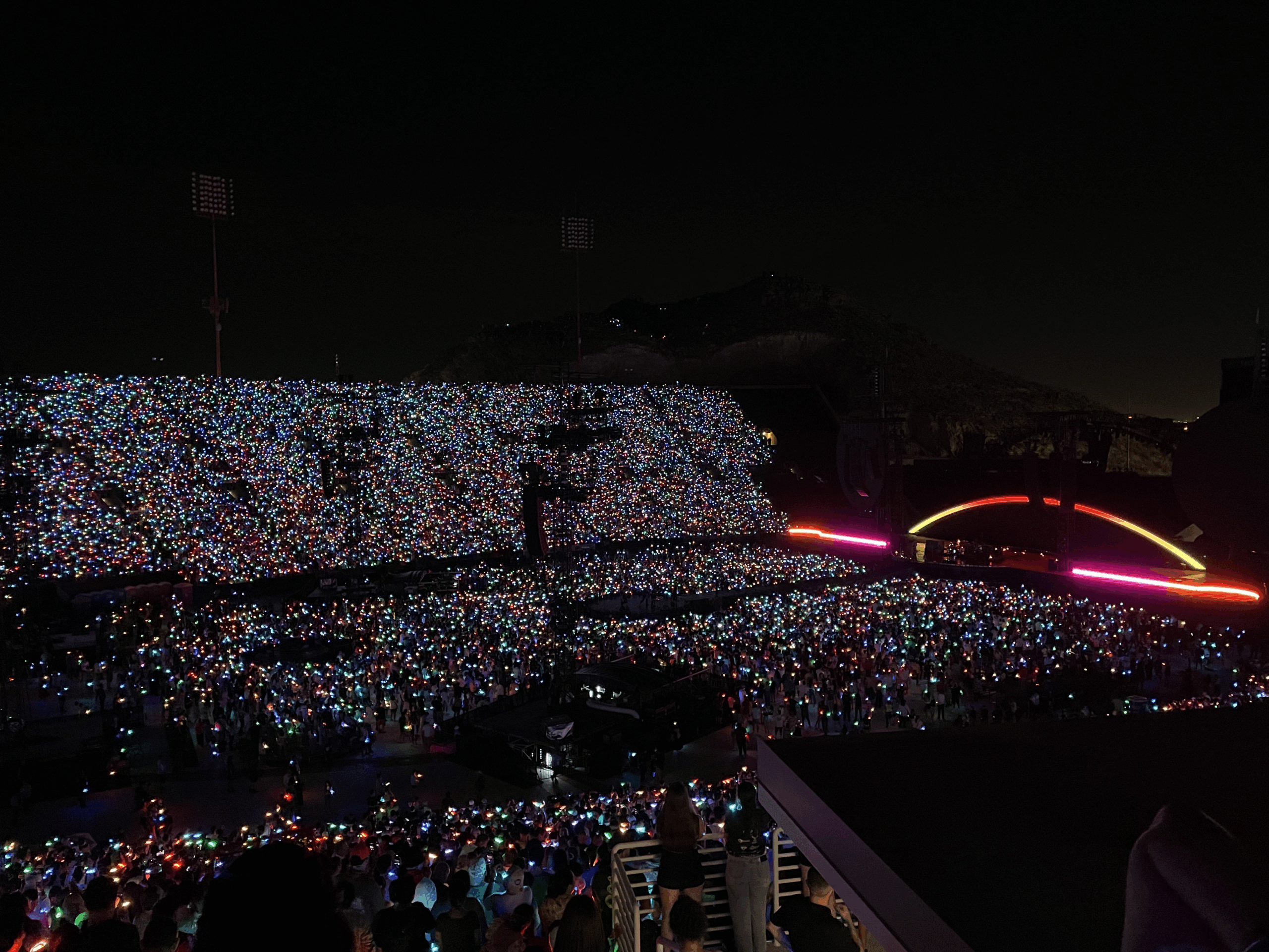 Coldplay fans say concert was safe despite large crowds - KVIA