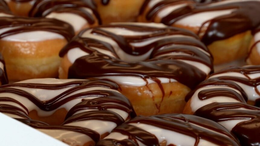 Donut shop creates zebra-themed treats amid county's zebra search - KVIA