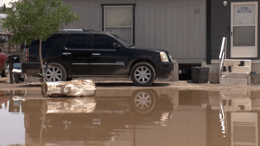 FEMA, community volunteers clean up Vado this morning - KVIA