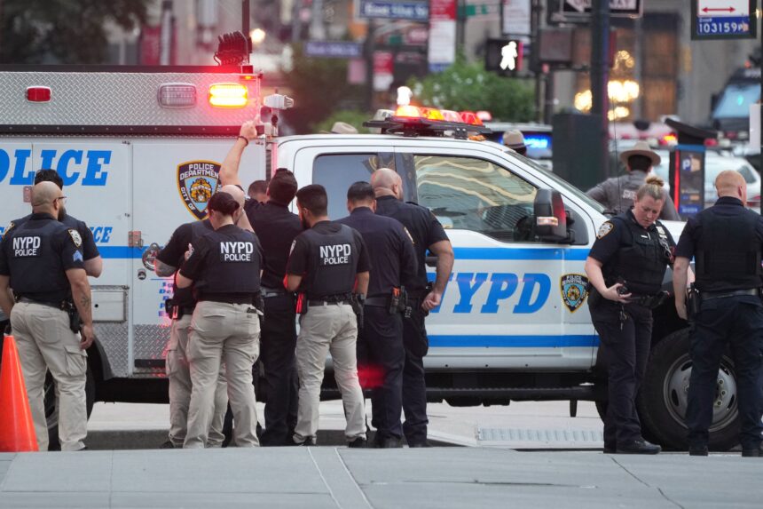 Suspect dead after at least 1 NYPD officer and 2 civilians shot, NYPD ...