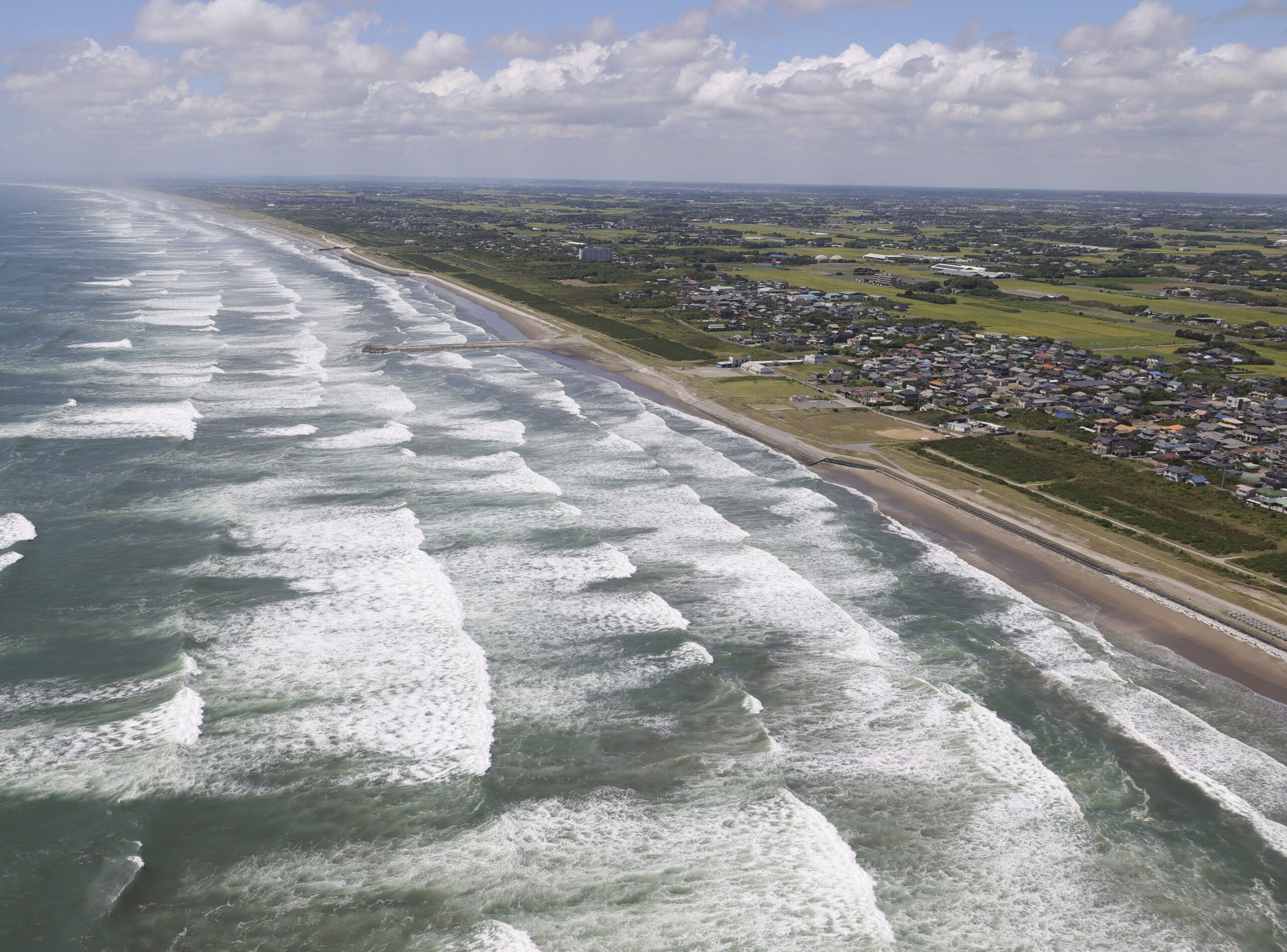 A huge earthquake sent tsunami waves hurtling across the Pacific – but ...