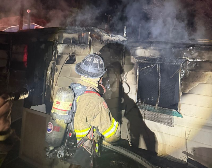 Fire burns abandoned house in Las Cruces - KVIA