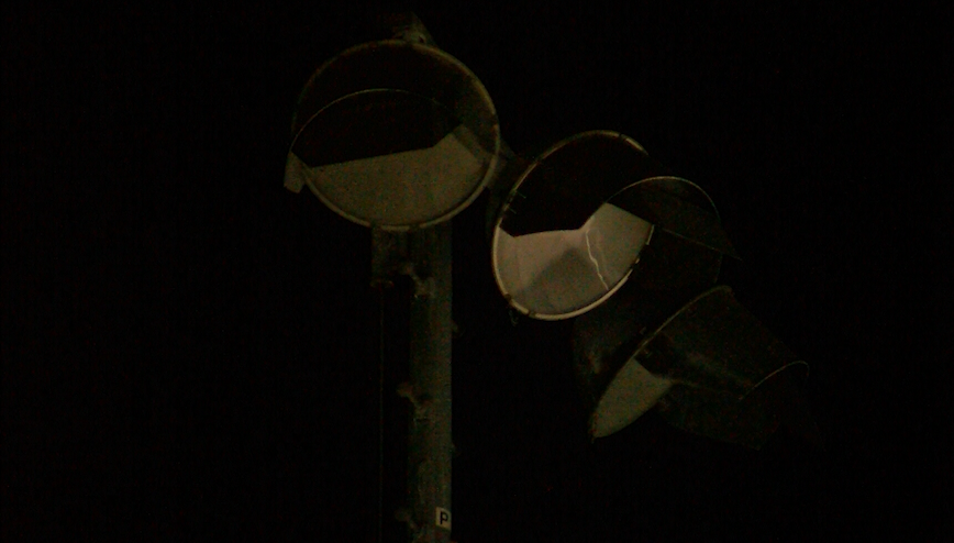 Broken lights raise safety concerns for nighttime skaters - KVIA