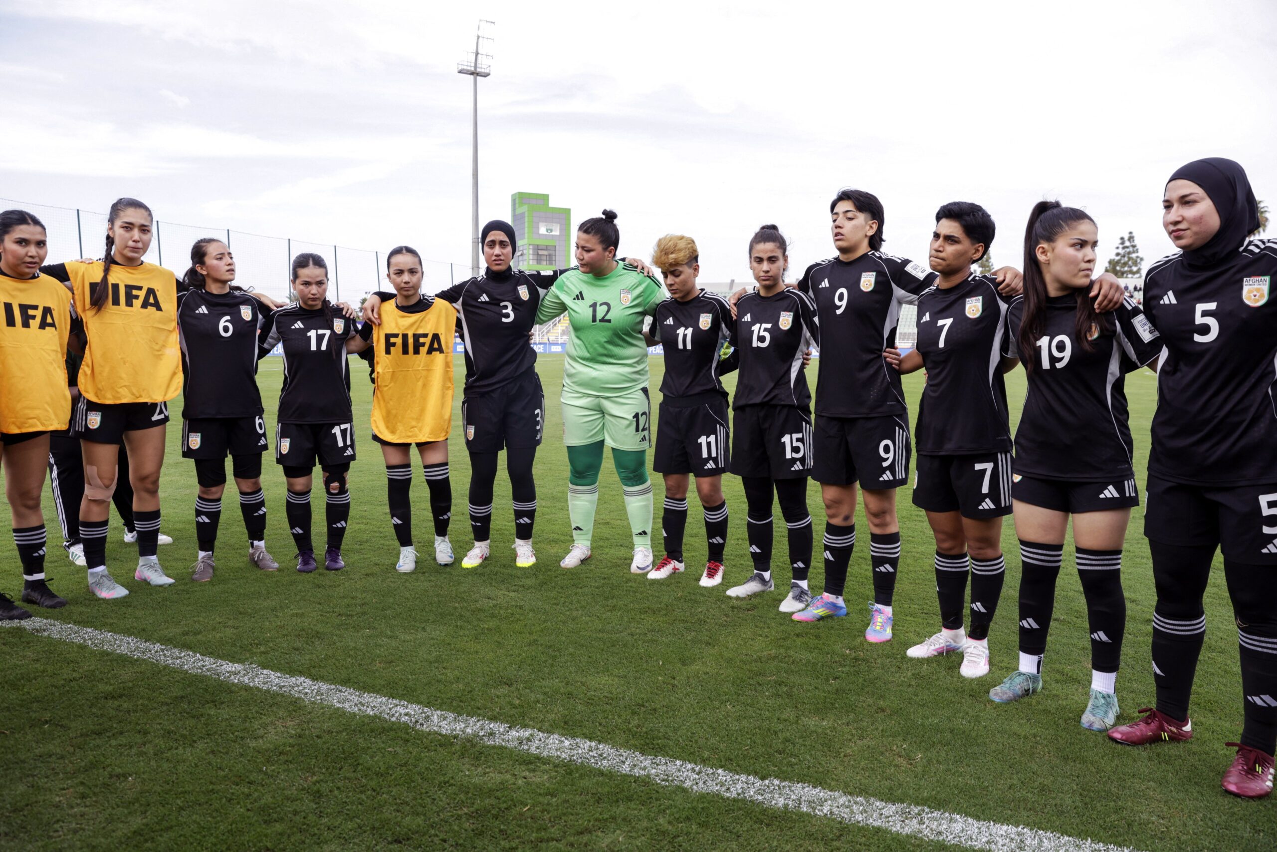 FIFA allows Afghan women to play for their country, defying Taliban - KVIA