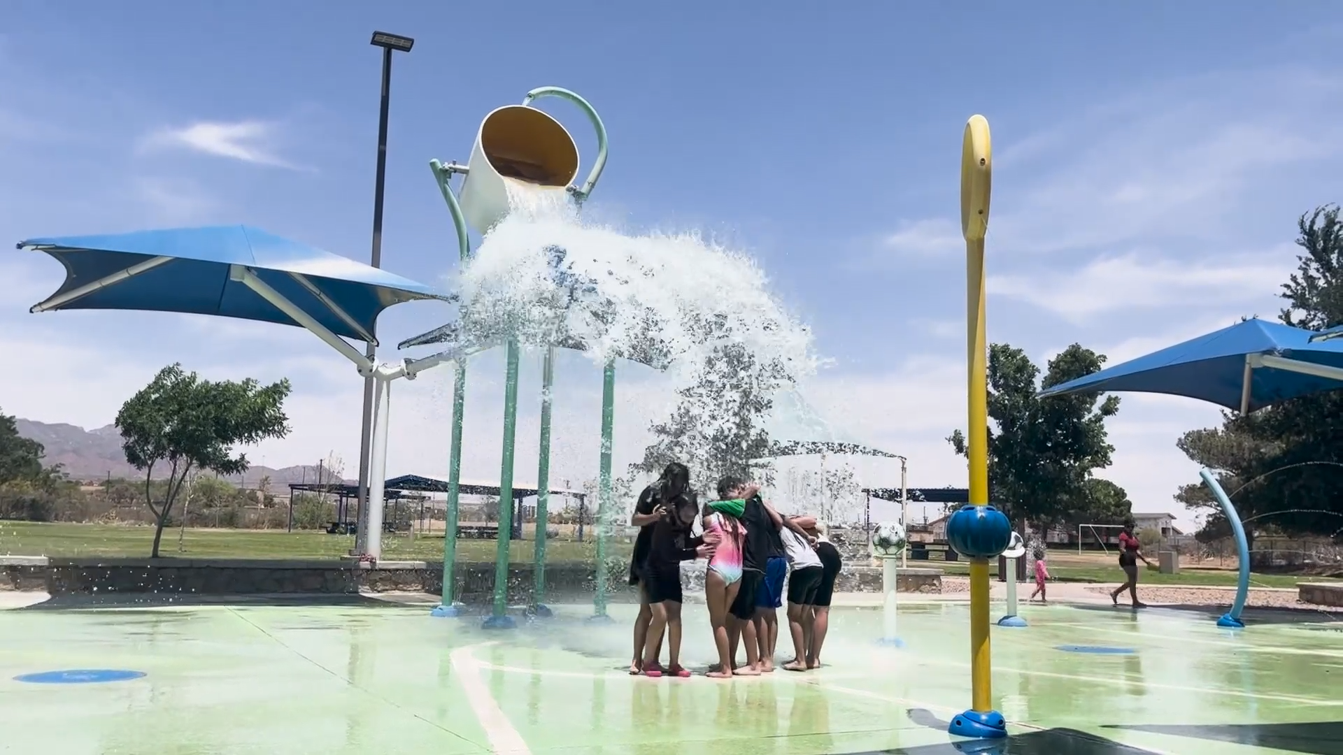 Spray parks, pool hours for Memorial Day Weekend in the Borderland - KVIA